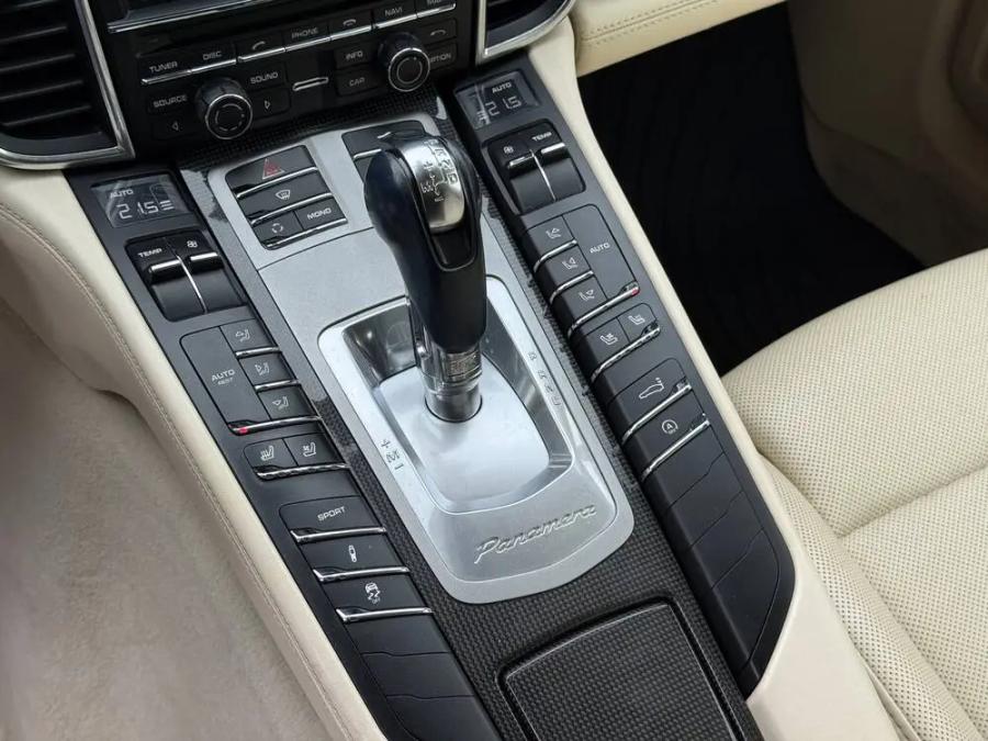 Balts Porsche Panamera 2010 Jūrmala, ar dzinēja tilpumu 4.80 L un nobraukumu 217 tūkst. km par 19950 €, foto 34 vietnē AUTOMOTO.COM.LV