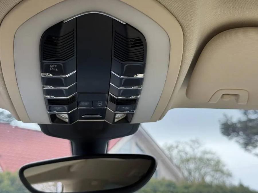 Balts Porsche Panamera 2010 Jūrmala, ar dzinēja tilpumu 4.80 L un nobraukumu 217 tūkst. km par 19950 €, foto 36 vietnē AUTOMOTO.COM.LV