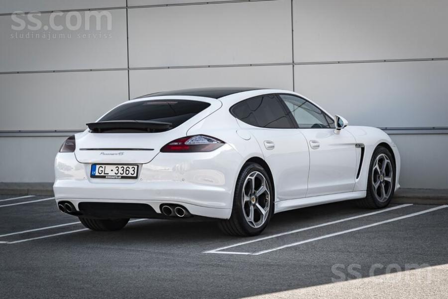 White Porsche Panamera 2011 in Riga, with an engine capacity of 4.80 L and mileage of 218 thousand km for 13950 €, photo 5 on AUTOMOTO.COM.LV
