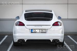 White Porsche Panamera 2011 in Riga, with an engine capacity of 4.80 L and mileage of 218 thousand km for 13950 €, photo 6 on AUTOMOTO.COM.LV