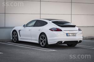 White Porsche Panamera 2011 in Riga, with an engine capacity of 4.80 L and mileage of 218 thousand km for 13950 €, photo 7 on AUTOMOTO.COM.LV