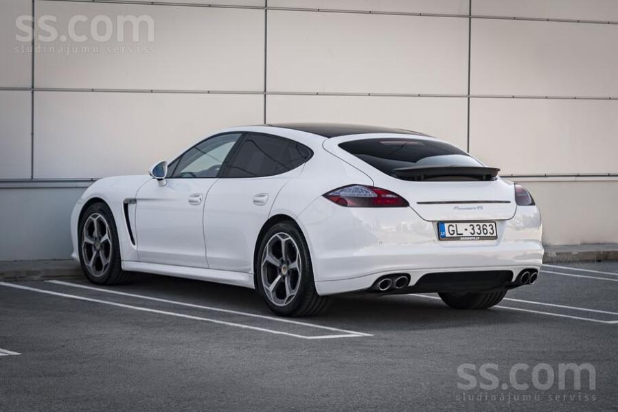 White Porsche Panamera 2011 in Riga, with an engine capacity of 4.80 L and mileage of 218 thousand km for 13950 €, photo 7 on AUTOMOTO.COM.LV