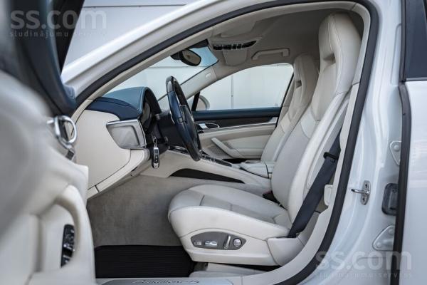 Balts Porsche Panamera 2011 Rīga, ar dzinēja tilpumu 4.80 L un nobraukumu 218 tūkst. km par 13950 €, foto 10 vietnē AUTOMOTO.COM.LV