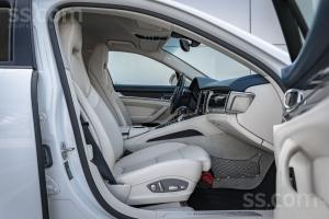 White Porsche Panamera 2011 in Riga, with an engine capacity of 4.80 L and mileage of 218 thousand km for 13950 €, photo 12 on AUTOMOTO.COM.LV