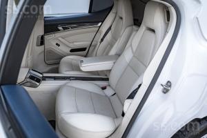 White Porsche Panamera 2011 in Riga, with an engine capacity of 4.80 L and mileage of 218 thousand km for 13950 €, photo 13 on AUTOMOTO.COM.LV
