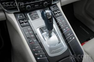 White Porsche Panamera 2011 in Riga, with an engine capacity of 4.80 L and mileage of 218 thousand km for 13950 €, photo 23 on AUTOMOTO.COM.LV