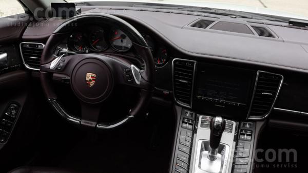 White Porsche Panamera 2012 in Jelgava, with an engine capacity of 4.80 L and mileage of 77 thousand km for 26000 €, photo 10 on AUTOMOTO.COM.LV
