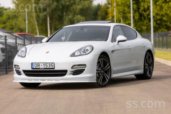 Porsche Panamera 2012 in Jelgava on AUTOMOTO.COM.LV White Porsche Panamera 2012 in Jelgava, with an engine capacity of 4.80 L and mileage of 76 thousand km for 23800 €, photo 3 on AUTOMOTO.COM.LV