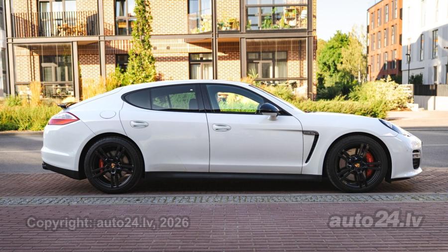 White Porsche Panamera 2013 in Tallinn, with an engine capacity of 4.80 L and mileage of 86 thousand km for 35900 €, photo 5 on AUTOMOTO.COM.LV