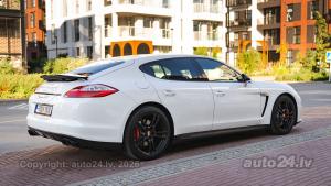 White Porsche Panamera 2013 in Tallinn, with an engine capacity of 4.80 L and mileage of 86 thousand km for 35900 €, photo 8 on AUTOMOTO.COM.LV
