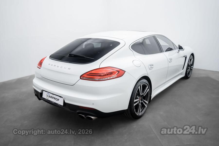 White Porsche Panamera 2013 in Tallinn, with an engine capacity of 3.00 L and mileage of 140 thousand km for 29999 €, photo 6 on AUTOMOTO.COM.LV