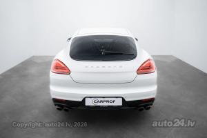 White Porsche Panamera 2013 in Tallinn, with an engine capacity of 3.00 L and mileage of 140 thousand km for 29999 €, photo 7 on AUTOMOTO.COM.LV