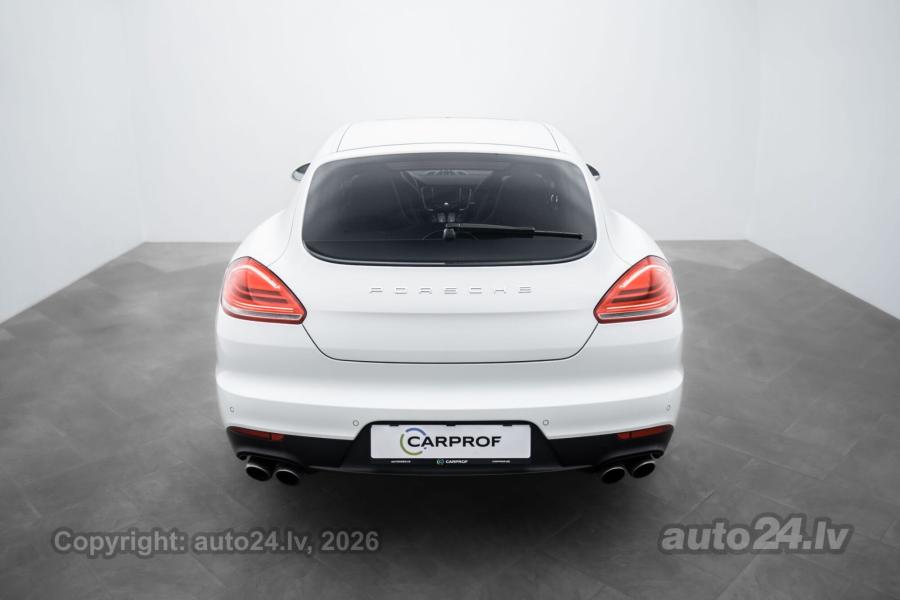 White Porsche Panamera 2013 in Tallinn, with an engine capacity of 3.00 L and mileage of 140 thousand km for 29999 €, photo 7 on AUTOMOTO.COM.LV