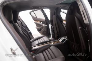White Porsche Panamera 2013 in Tallinn, with an engine capacity of 3.00 L and mileage of 140 thousand km for 29999 €, photo 12 on AUTOMOTO.COM.LV
