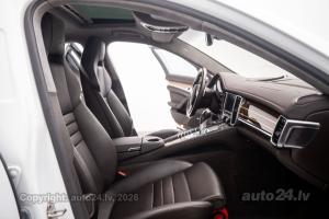 White Porsche Panamera 2013 in Tallinn, with an engine capacity of 3.00 L and mileage of 140 thousand km for 29999 €, photo 13 on AUTOMOTO.COM.LV