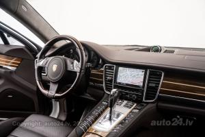 White Porsche Panamera 2013 in Tallinn, with an engine capacity of 3.00 L and mileage of 140 thousand km for 29999 €, photo 14 on AUTOMOTO.COM.LV
