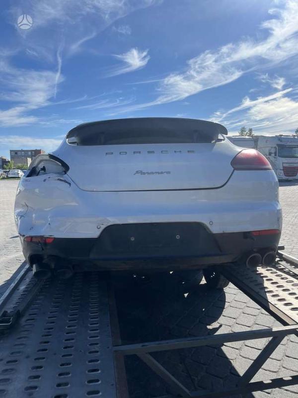 Balts Porsche Panamera 2015 Lazdijai, ar dzinēja tilpumu 3.00 L un nobraukumu 220 tūkst. km par 4500 €, foto 3 vietnē AUTOMOTO.COM.LV