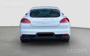 White Porsche Panamera 2016 in Riga, with an engine capacity of 3.60 L and mileage of 92 thousand km for 33000 €, photo 3 on AUTOMOTO.COM.LV