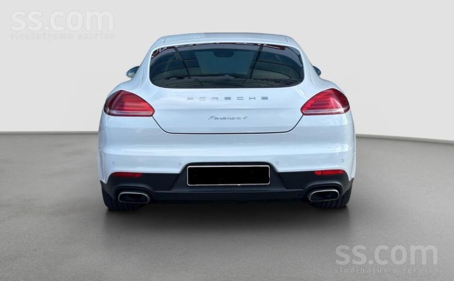 White Porsche Panamera 2016 in Riga, with an engine capacity of 3.60 L and mileage of 92 thousand km for 33000 €, photo 3 on AUTOMOTO.COM.LV