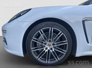 White Porsche Panamera 2016 in Riga, with an engine capacity of 3.60 L and mileage of 92 thousand km for 33000 €, photo 6 on AUTOMOTO.COM.LV