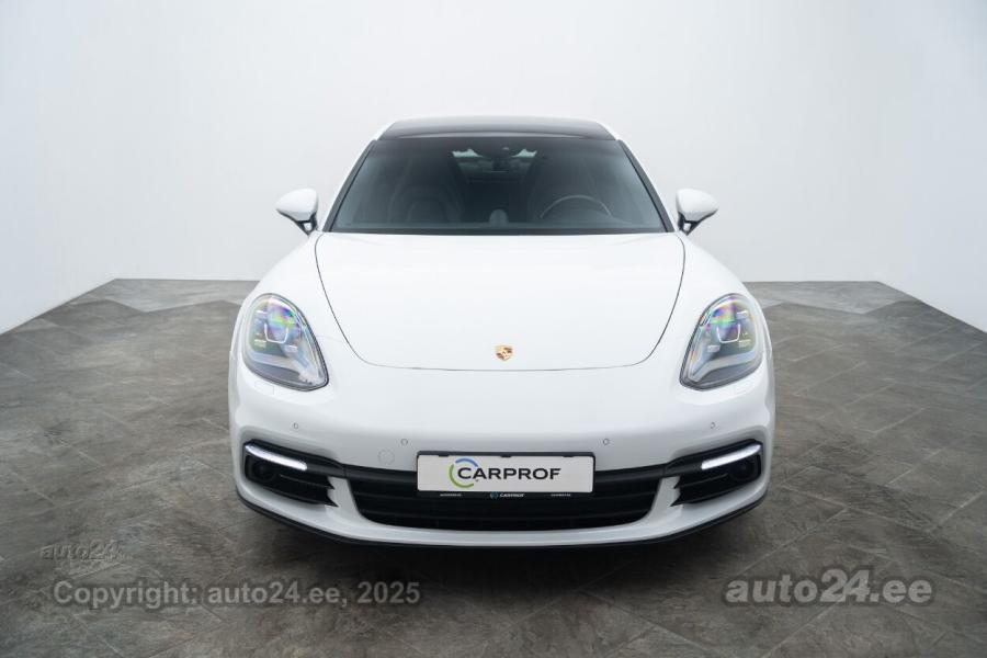 White Porsche Panamera 2017 in Tallinn, with an engine capacity of 3.00 L and mileage of 117 thousand km for 46899 €, photo 2 on AUTOMOTO.COM.LV