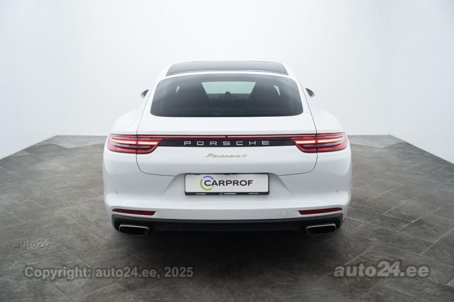 White Porsche Panamera 2017 in Tallinn, with an engine capacity of 3.00 L and mileage of 117 thousand km for 46899 €, photo 5 on AUTOMOTO.COM.LV