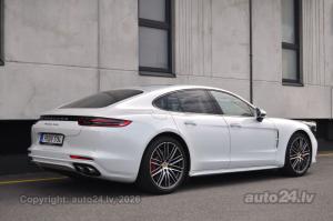 White Porsche Panamera 2017 in Tallinn, with an engine capacity of 4.00 L and mileage of 44 thousand km for 59900 €, photo 10 on AUTOMOTO.COM.LV