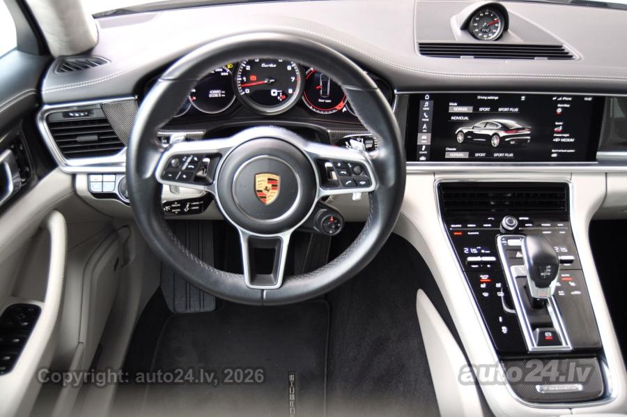 White Porsche Panamera 2017 in Tallinn, with an engine capacity of 4.00 L and mileage of 44 thousand km for 59900 €, photo 15 on AUTOMOTO.COM.LV