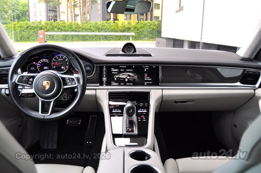 White Porsche Panamera 2017 in Tallinn, with an engine capacity of 4.00 L and mileage of 44 thousand km for 59900 €, photo 18 on AUTOMOTO.COM.LV