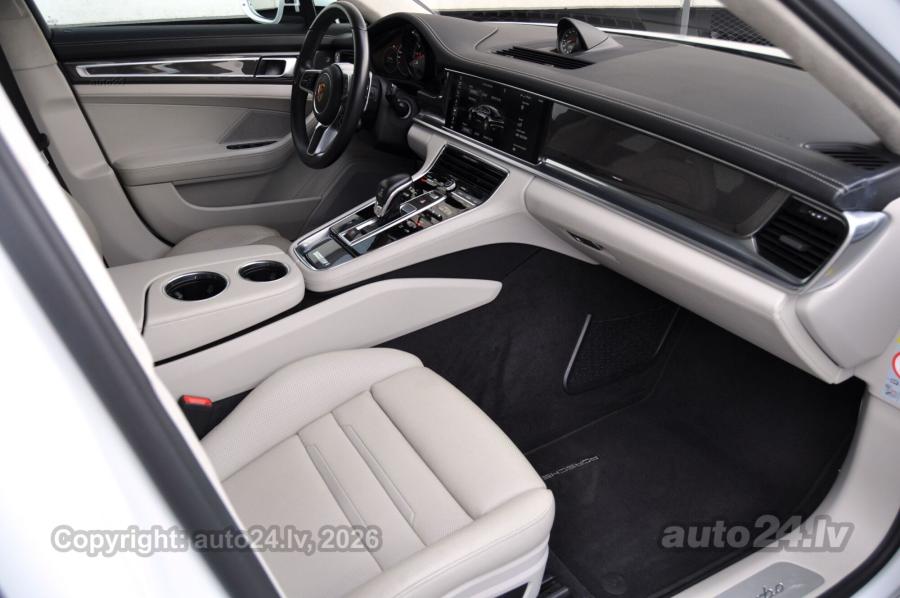 White Porsche Panamera 2017 in Tallinn, with an engine capacity of 4.00 L and mileage of 44 thousand km for 59900 €, photo 19 on AUTOMOTO.COM.LV