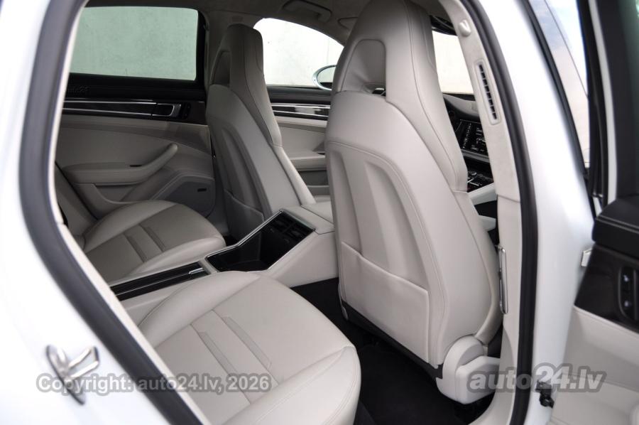 White Porsche Panamera 2017 in Tallinn, with an engine capacity of 4.00 L and mileage of 44 thousand km for 59900 €, photo 24 on AUTOMOTO.COM.LV