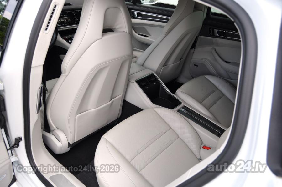 White Porsche Panamera 2017 in Tallinn, with an engine capacity of 4.00 L and mileage of 44 thousand km for 59900 €, photo 26 on AUTOMOTO.COM.LV