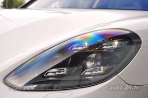White Porsche Panamera 2017 in Tallinn, with an engine capacity of 4.00 L and mileage of 44 thousand km for 59900 €, photo 29 on AUTOMOTO.COM.LV