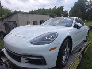 White Porsche Panamera 2018 in Kaunas, with an engine capacity of 3.00 L and mileage of 110 thousand km for 22000 €, photo  on AUTOMOTO.COM.LV