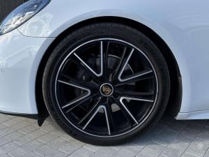 White Porsche Panamera 2021 in Siauliai, with an engine capacity of 0.00 L and mileage of 29 thousand km for 60500 €, photo 5 on AUTOMOTO.COM.LV