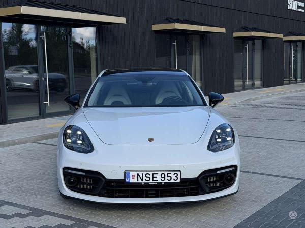 White Porsche Panamera 2021 in Siauliai, with an engine capacity of 0.00 L and mileage of 29 thousand km for 60500 €, photo 6 on AUTOMOTO.COM.LV