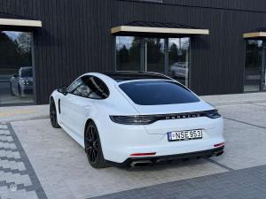 White Porsche Panamera 2021 in Siauliai, with an engine capacity of 0.00 L and mileage of 29 thousand km for 60500 €, photo 9 on AUTOMOTO.COM.LV