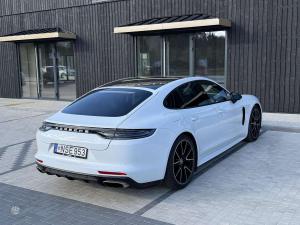 White Porsche Panamera 2021 in Siauliai, with an engine capacity of 0.00 L and mileage of 29 thousand km for 60500 €, photo 10 on AUTOMOTO.COM.LV
