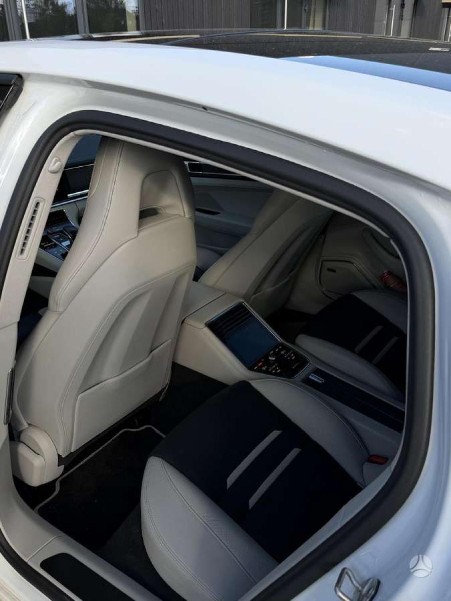 White Porsche Panamera 2021 in Siauliai, with an engine capacity of 0.00 L and mileage of 29 thousand km for 60500 €, photo 11 on AUTOMOTO.COM.LV