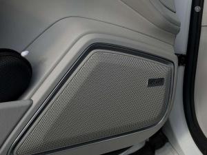 White Porsche Panamera 2021 in Siauliai, with an engine capacity of 0.00 L and mileage of 29 thousand km for 60500 €, photo 15 on AUTOMOTO.COM.LV