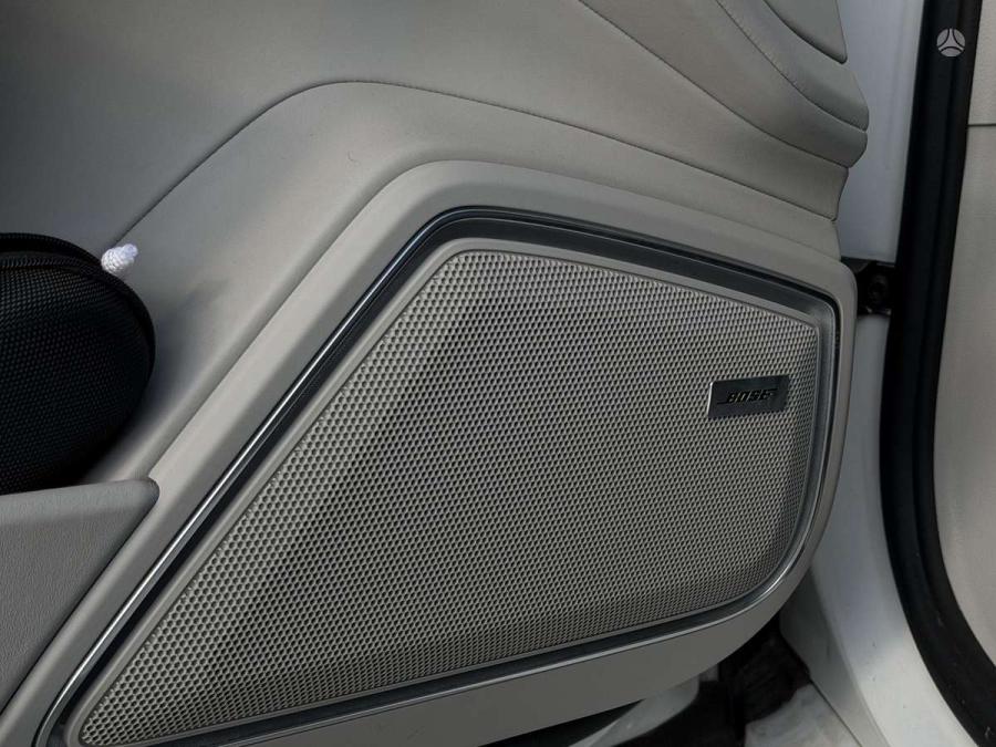 White Porsche Panamera 2021 in Siauliai, with an engine capacity of 0.00 L and mileage of 29 thousand km for 60500 €, photo 15 on AUTOMOTO.COM.LV