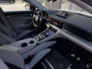 White Porsche Panamera 2021 in Siauliai, with an engine capacity of 0.00 L and mileage of 29 thousand km for 60500 €, photo 20 on AUTOMOTO.COM.LV