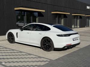 White Porsche Panamera 2021 in Siauliai, with an engine capacity of 0.00 L and mileage of 29 thousand km for 60500 €, photo 22 on AUTOMOTO.COM.LV