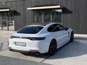White Porsche Panamera 2021 in Siauliai, with an engine capacity of 0.00 L and mileage of 29 thousand km for 60500 €, photo 23 on AUTOMOTO.COM.LV