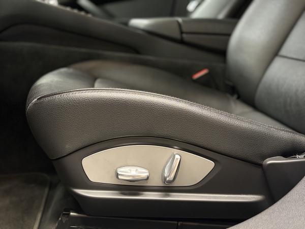 White Porsche Panamera 2012 in Riga, with an engine capacity of 4.80 L and mileage of 124 thousand km for 22690 €, photo 7 on AUTOMOTO.COM.LV
