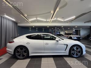White Porsche Panamera 2012 in Riga, with an engine capacity of 4.80 L and mileage of 124 thousand km for 22690 €, photo 5 on AUTOMOTO.COM.LV