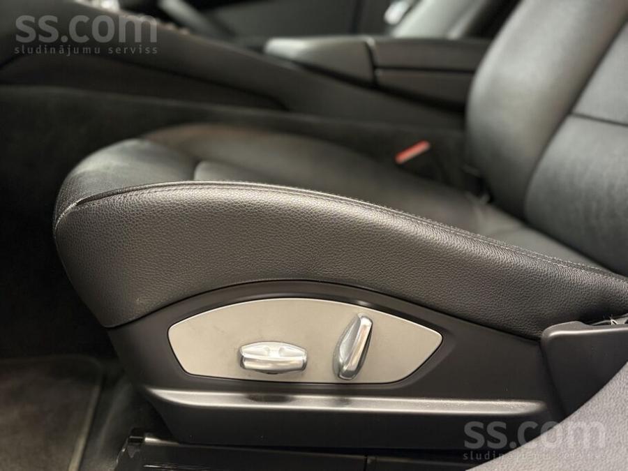 White Porsche Panamera 2012 in Riga, with an engine capacity of 4.80 L and mileage of 124 thousand km for 22690 €, photo 9 on AUTOMOTO.COM.LV