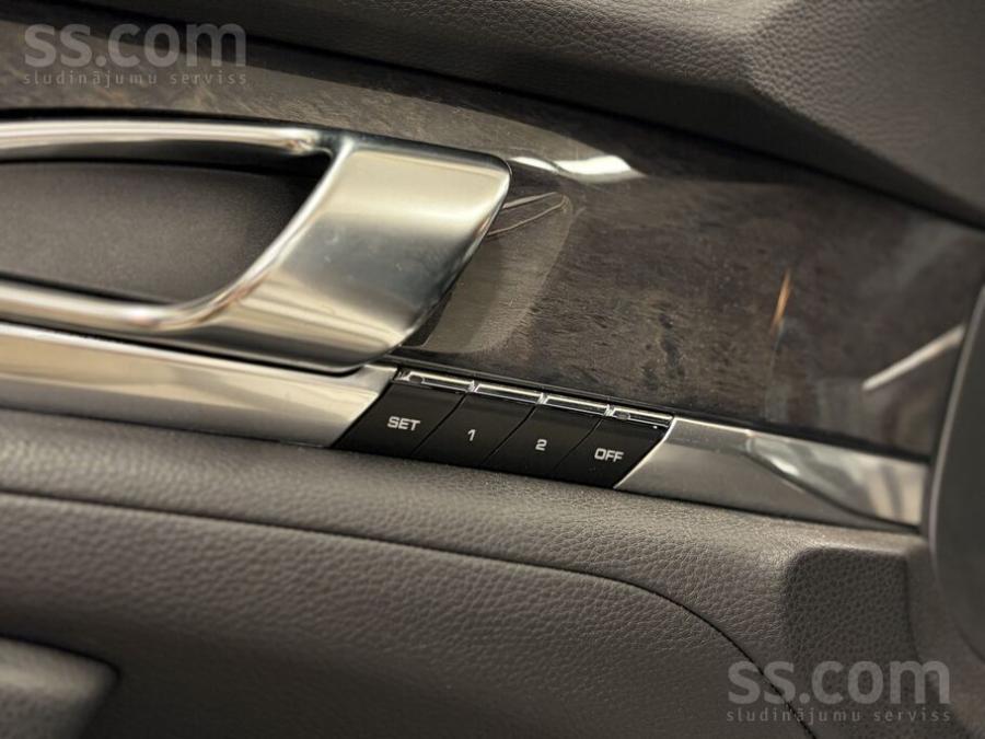 White Porsche Panamera 2012 in Riga, with an engine capacity of 4.80 L and mileage of 124 thousand km for 22690 €, photo 10 on AUTOMOTO.COM.LV