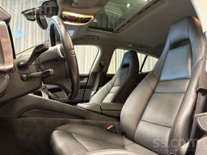 White Porsche Panamera 2012 in Riga, with an engine capacity of 4.80 L and mileage of 124 thousand km for 22690 €, photo 12 on AUTOMOTO.COM.LV