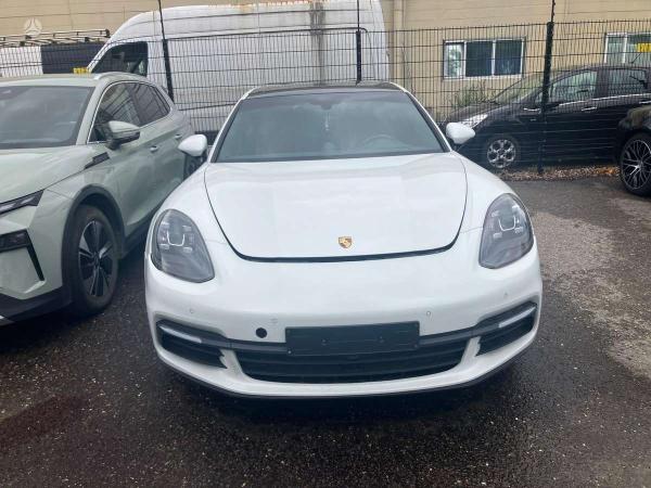 Balts Porsche Panamera 2018 Raseiniai, ar dzinēja tilpumu 3.00 L un nobraukumu 103 tūkst. km par 29900 €, foto 4 vietnē AUTOMOTO.COM.LV
